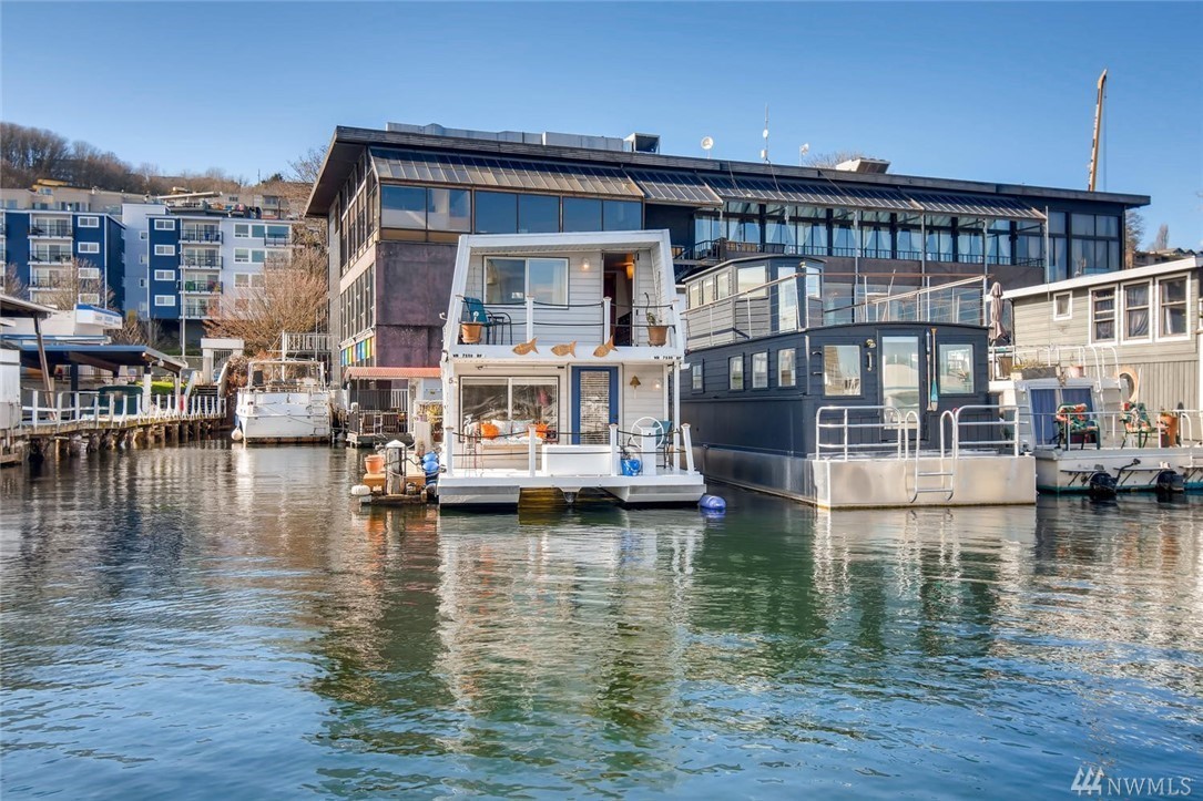 Seattle has a thriving floating home community. But how did it start?