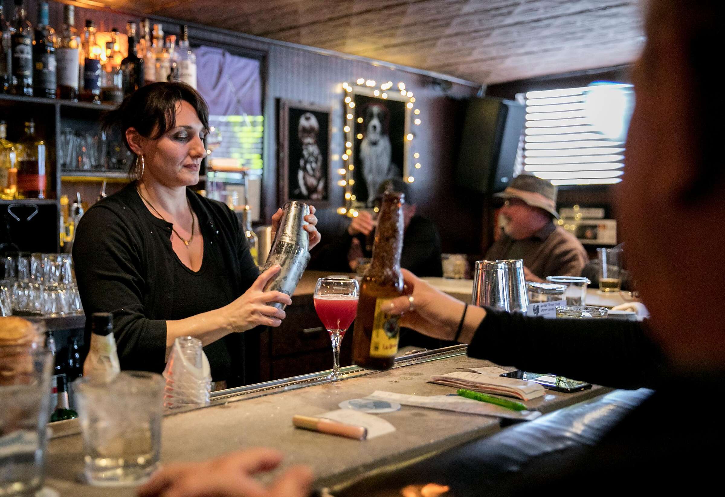 From Albany dive bar to Bay Area favorite, the Hotsy Totsy has a story ...