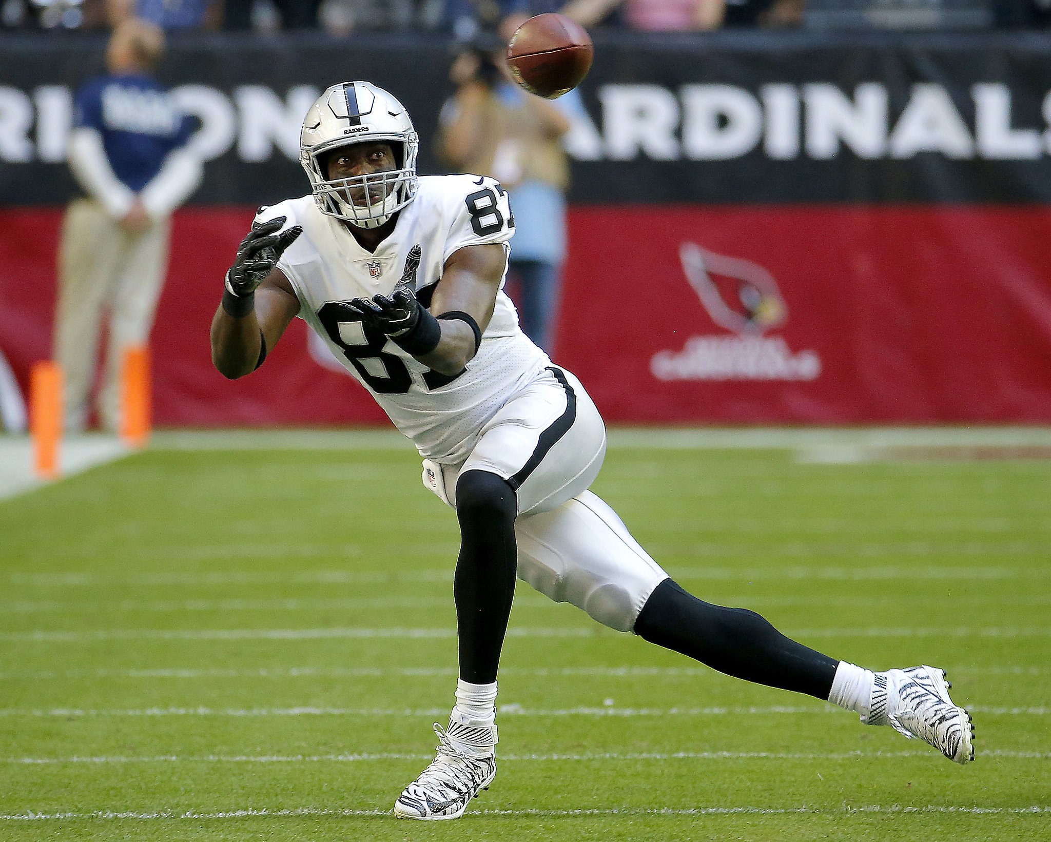 Raiders tight end Jared Cook joins Saints after career-best season