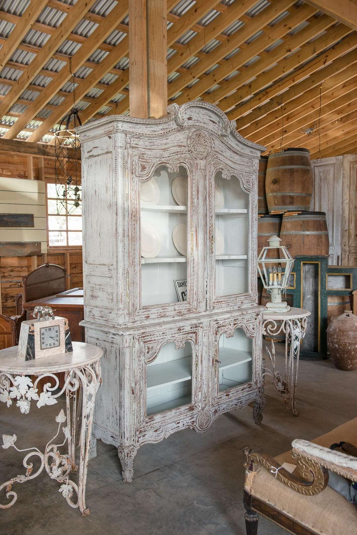 Round Top antiques fair turning into annual paradise for antique lovers