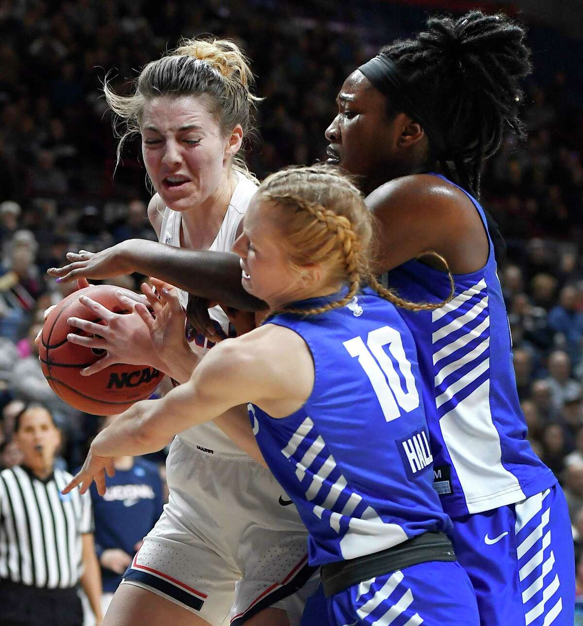 Katie Lou Samuelson turns her back on injury