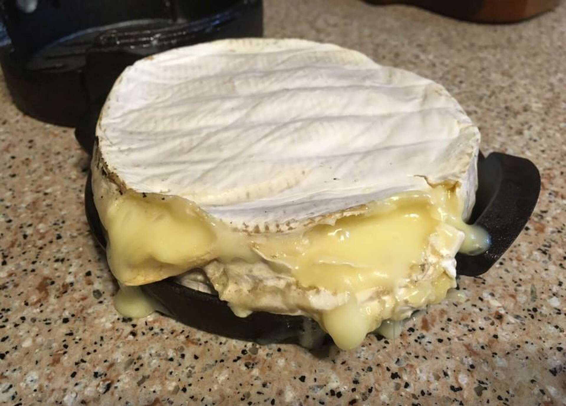 Cast iron cheese baker: the missing thrill for your grill