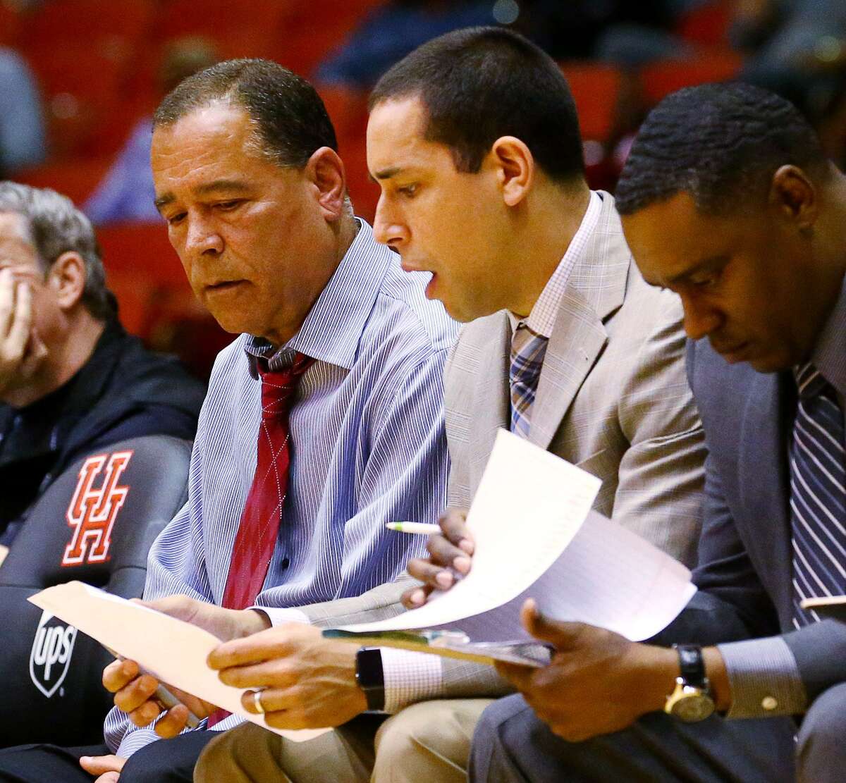 A basketball life: Kellen Sampson follows his dad’s path