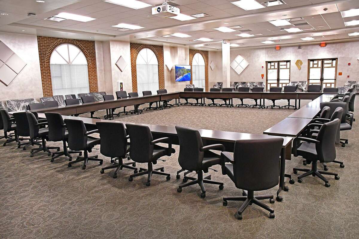 LC opens new state-of-the-art library, conference center