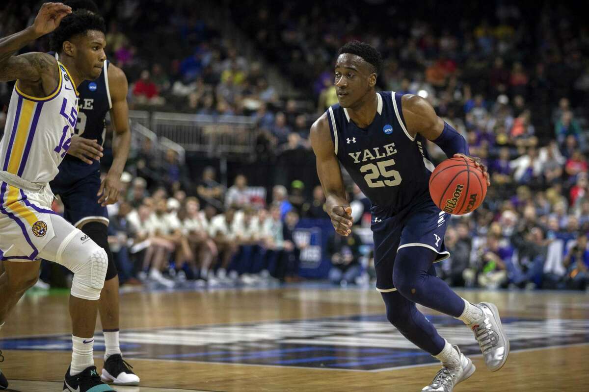 Miye Oni will test the NBA draft waters, could still return to Yale