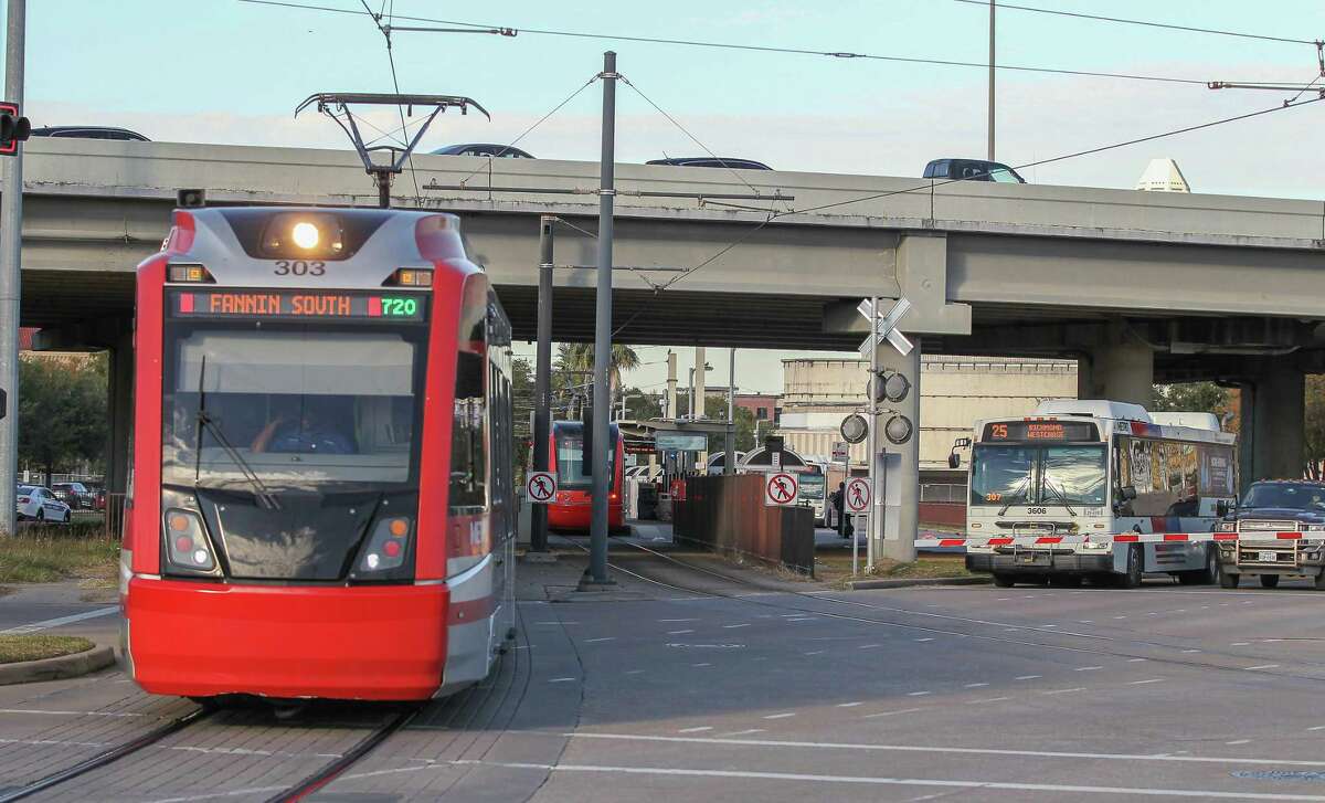 Metro scaling back future transit plans to one light rail line to Hobby ...