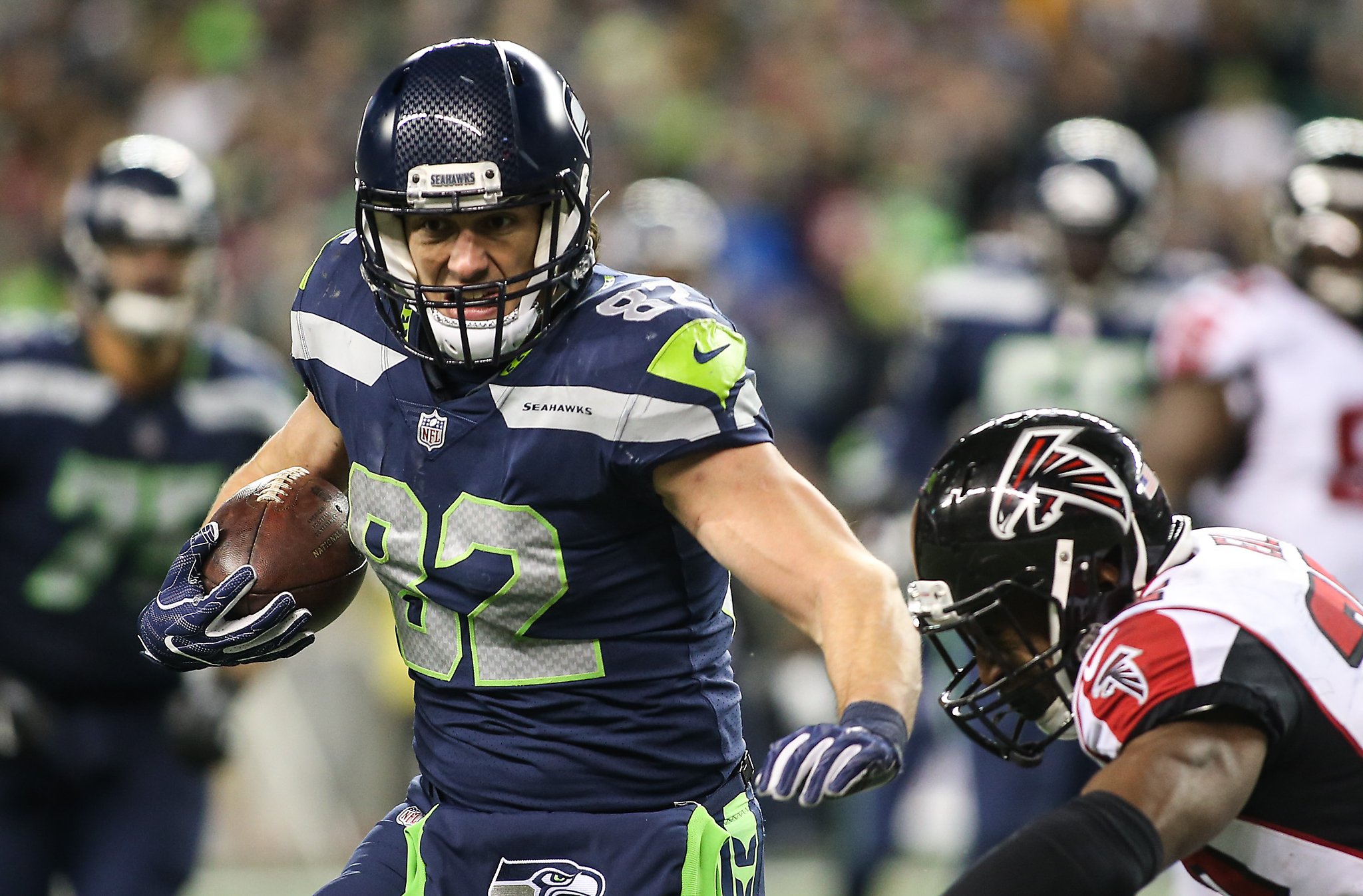 Hello to familiar face: Seahawks bring back TE Luke Willson