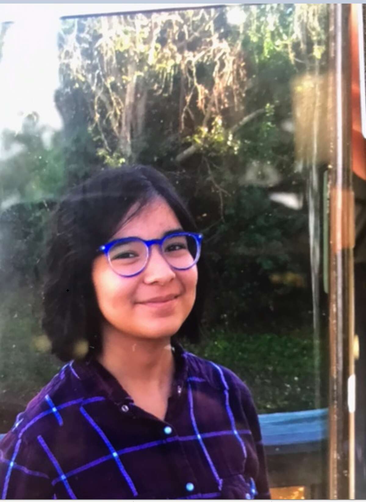 Deputies searching for missing 12-year-old girl last spotted in Crosby
