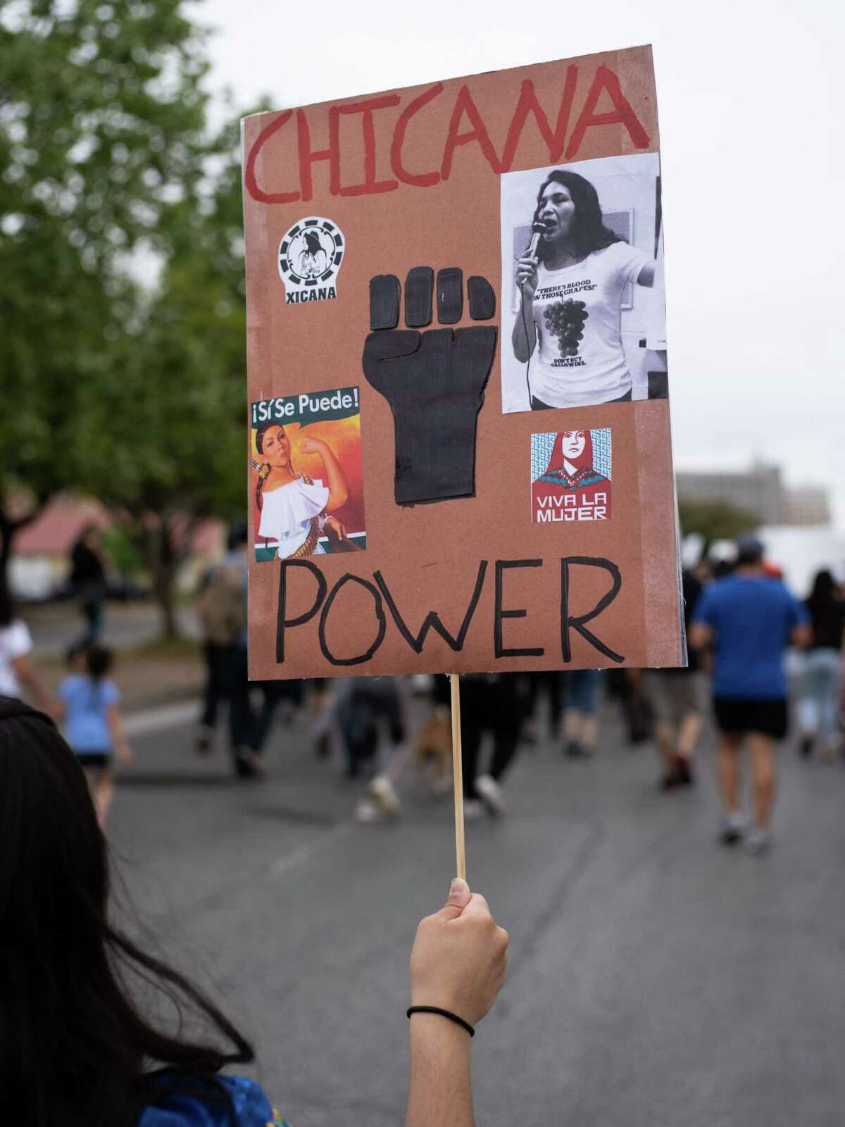 Hundreds march to commemorate civil rights leaders, César E. Chávez