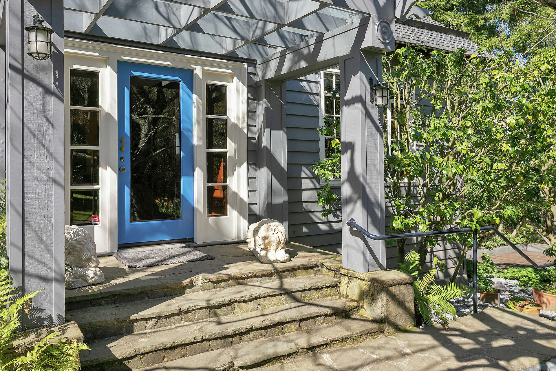A bathtub with a bay view? Berkeley home blends vintage and modern with ...