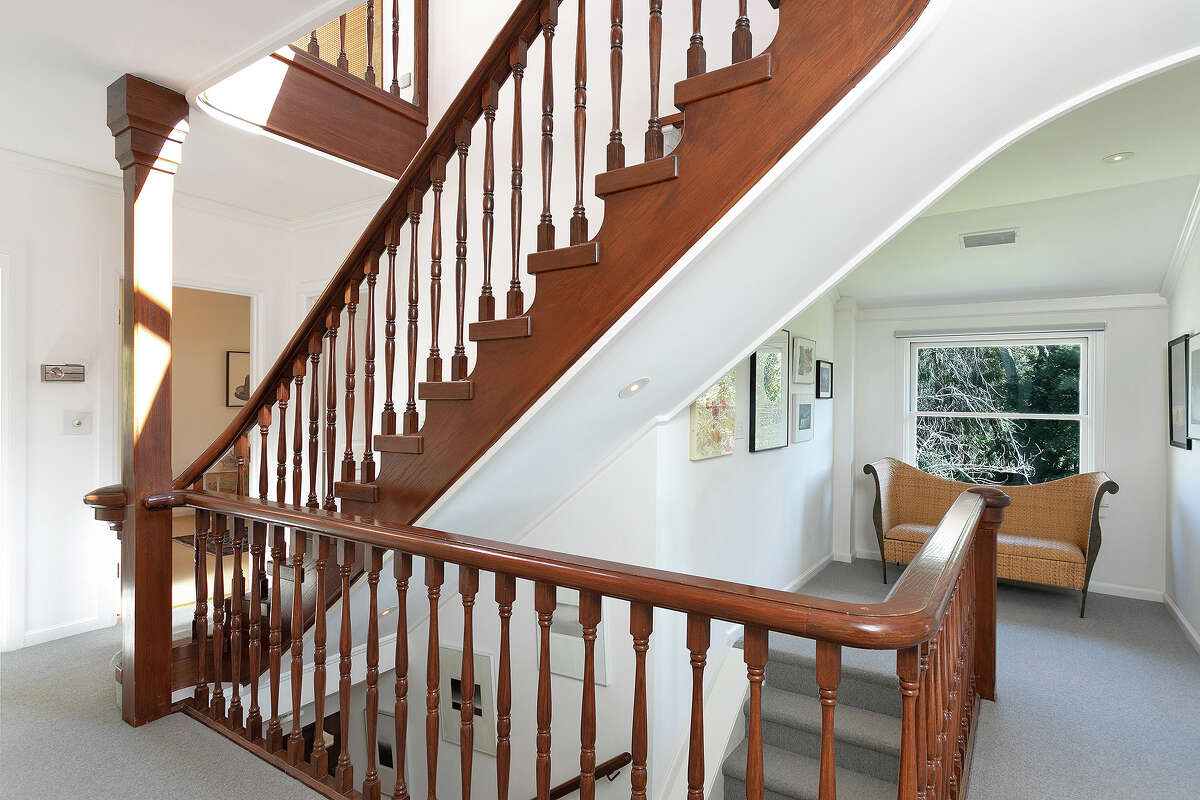 A bathtub with a bay view? Berkeley home blends vintage and modern with ...