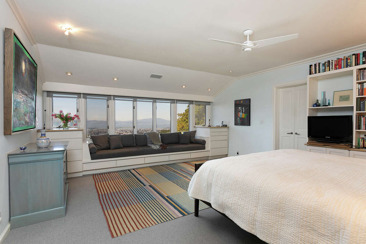 A bathtub with a bay view? Berkeley home blends vintage and modern with ...