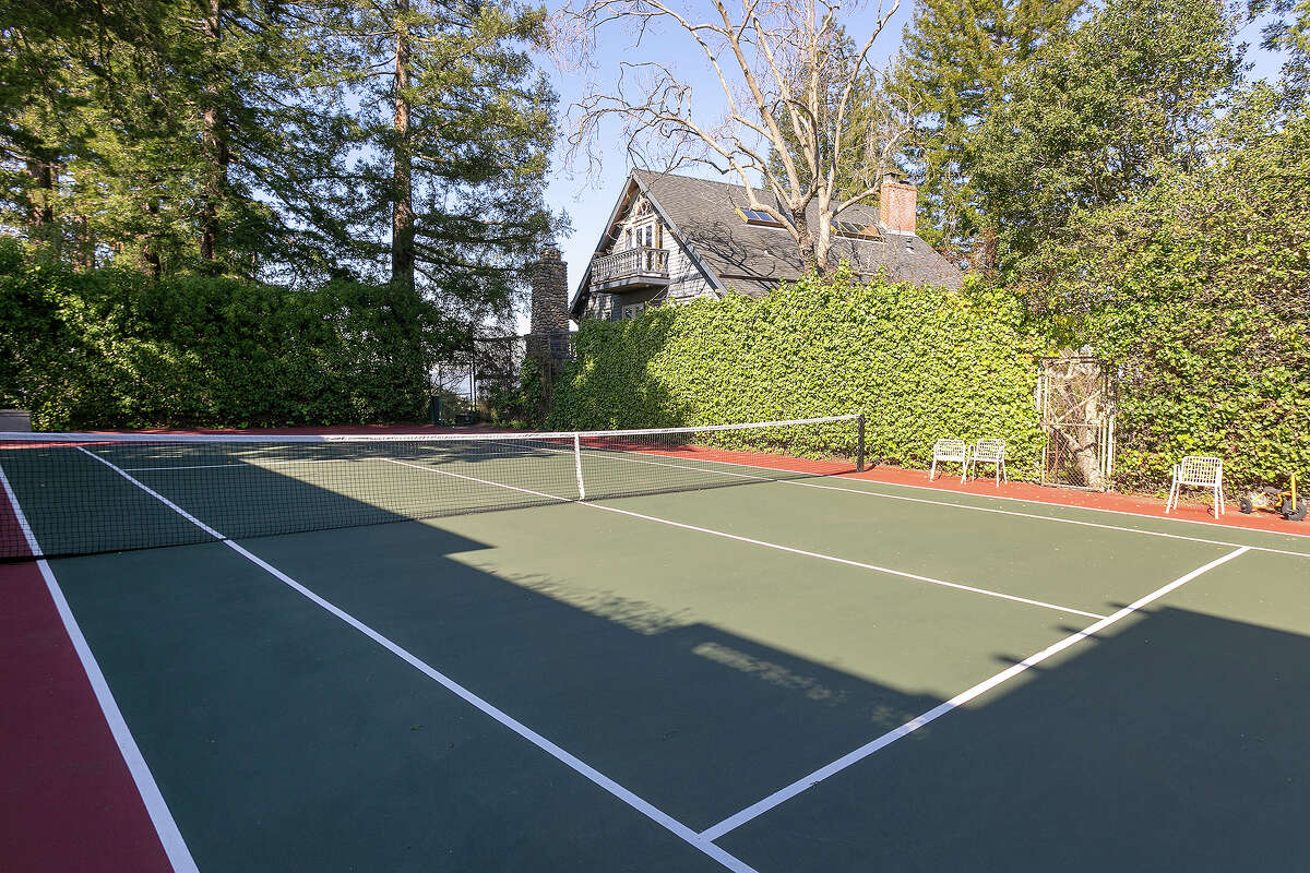 A bathtub with a bay view? Berkeley home blends vintage and modern with ...