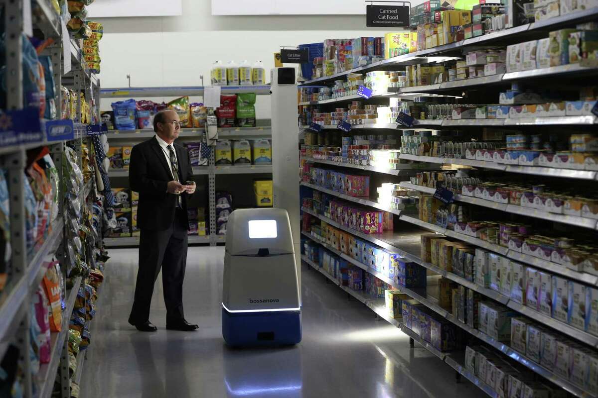 Robots, scanners, towers: Here’s how technology is changing retail