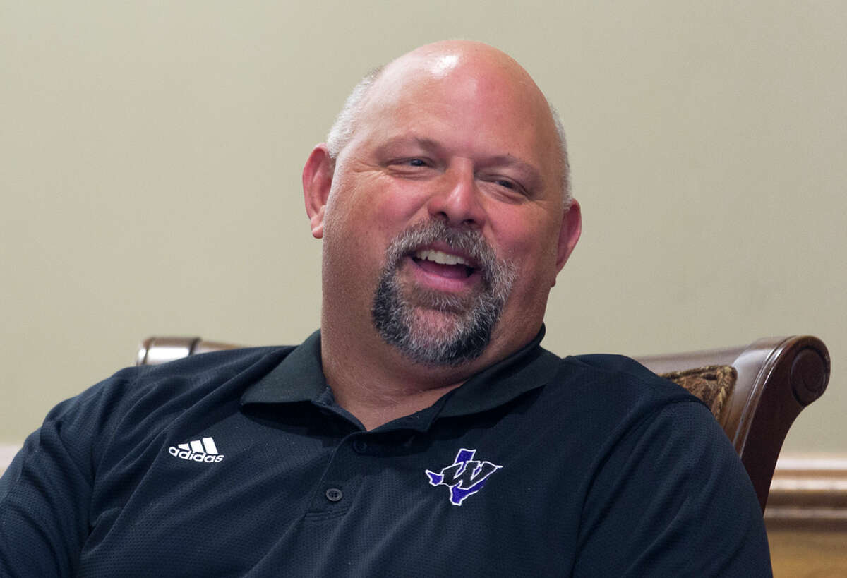 FOOTBALL: Willis athletic director Ezar named head coach at Rudder
