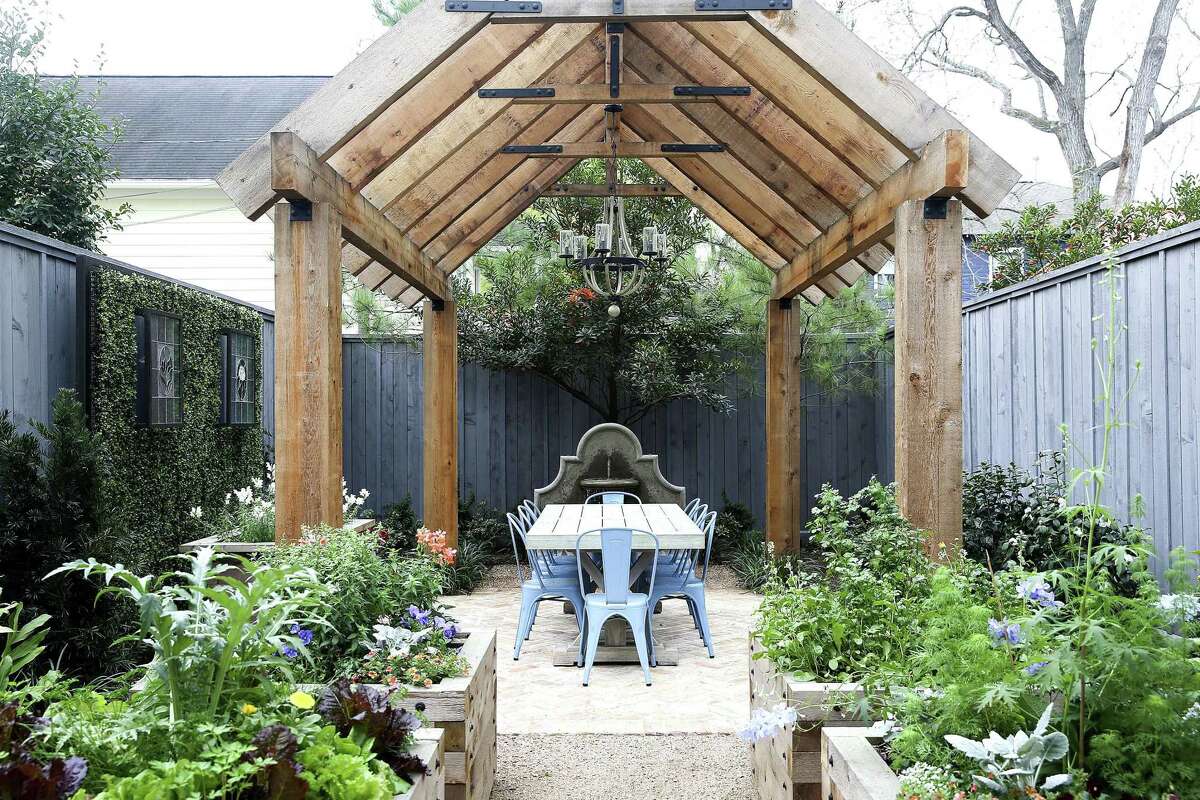 Homes from historic to newly built featured in annual Heights home tour