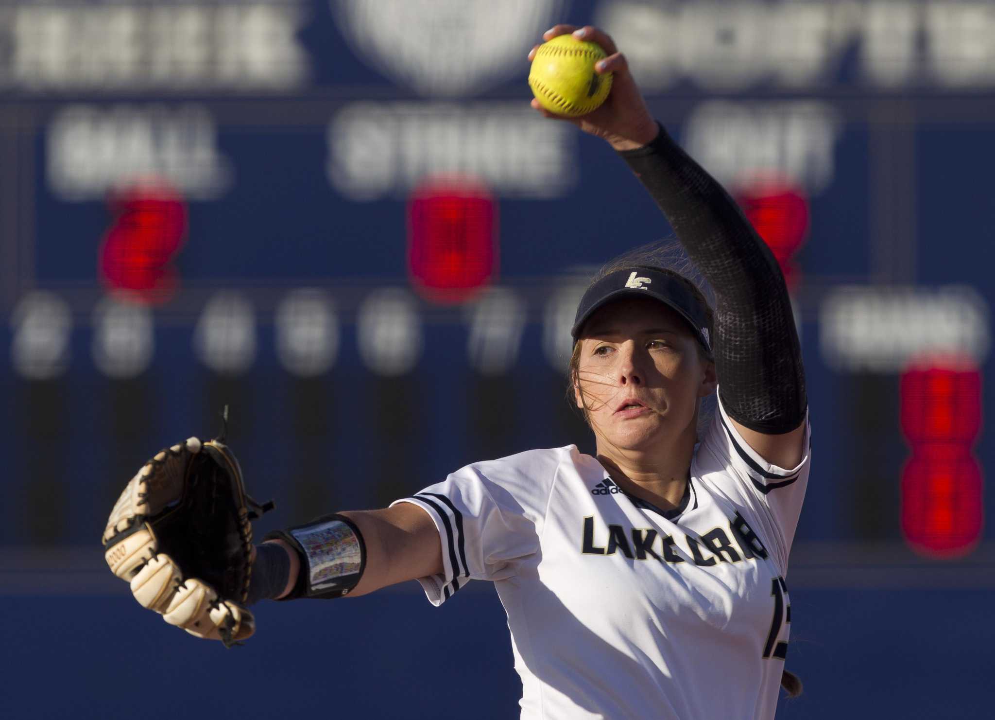SOFTBALL STANDINGS: Lake Creek, Splendora lead respective districts