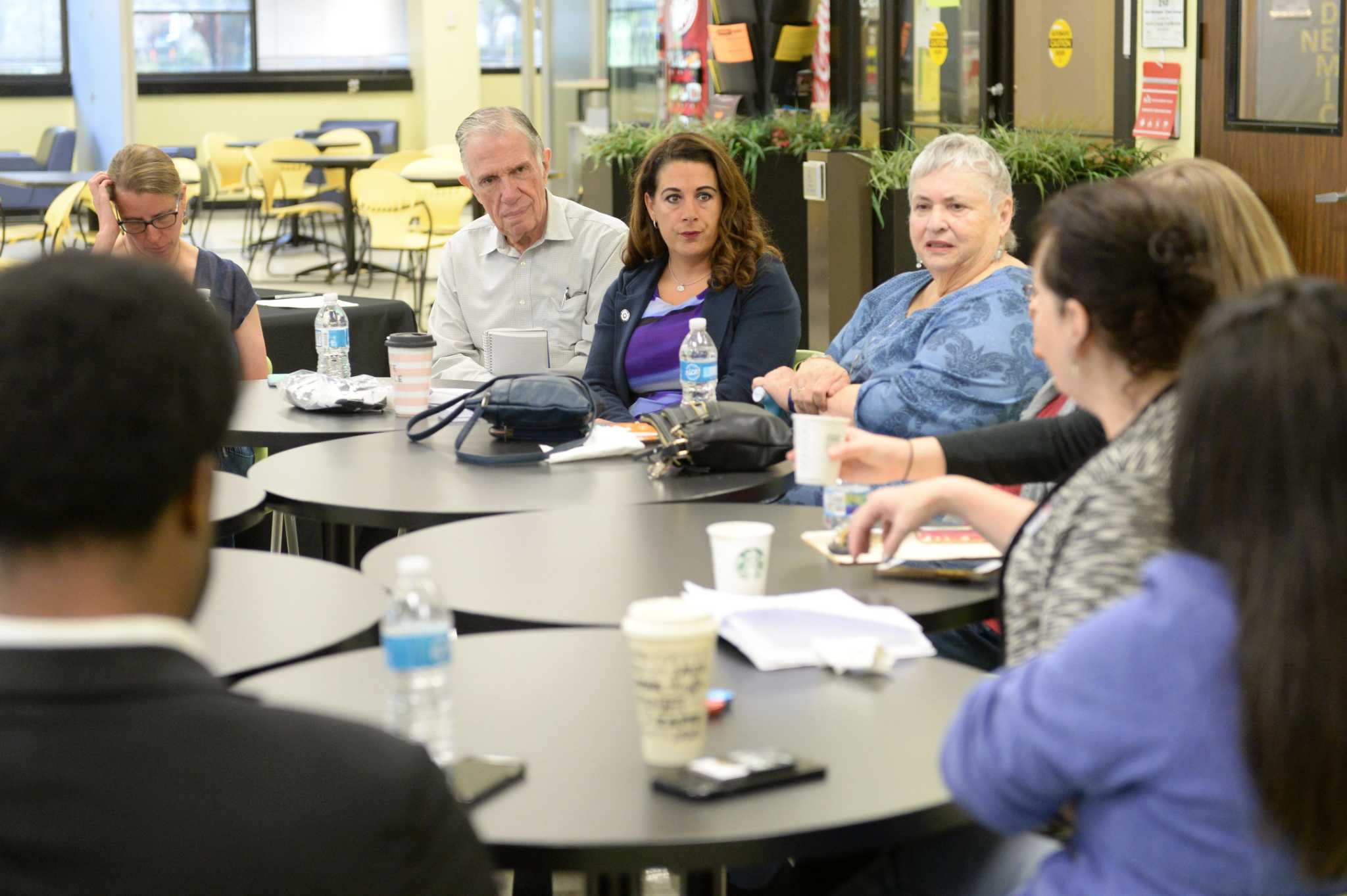 Calanni meets with residents