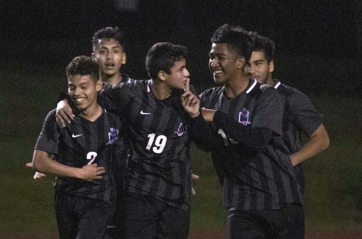 BOYS SOCCER: Willis thrives with ‘us-against-the-world’ mentality