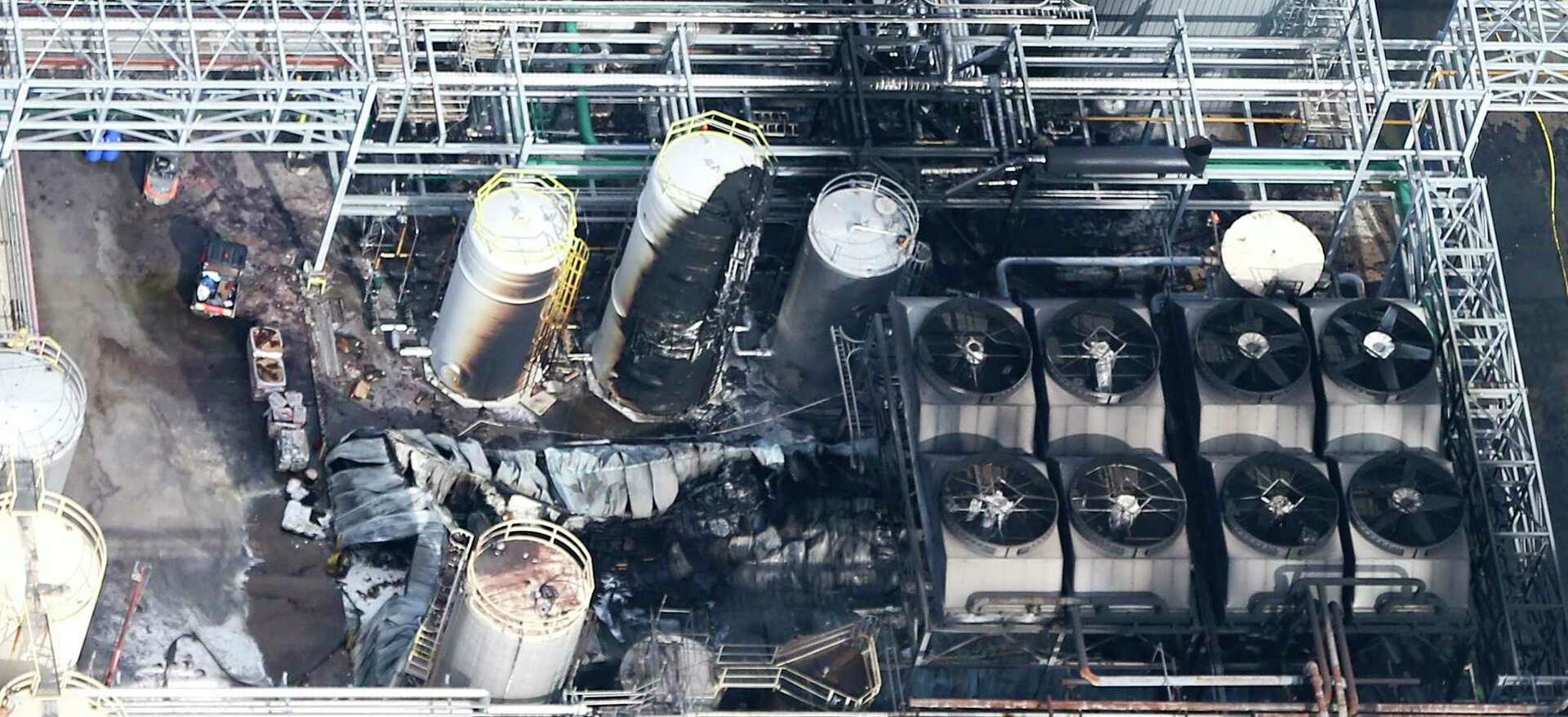 One dead in fire at KMCO chemical plant in Crosby