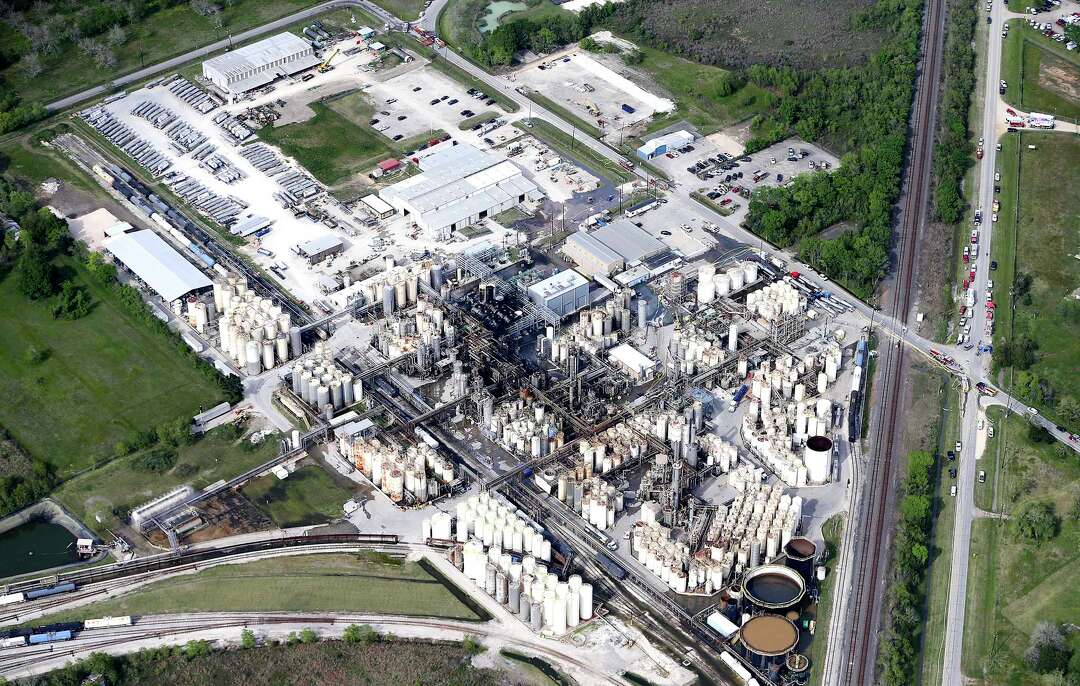 One dead in fire at KMCO chemical plant in Crosby