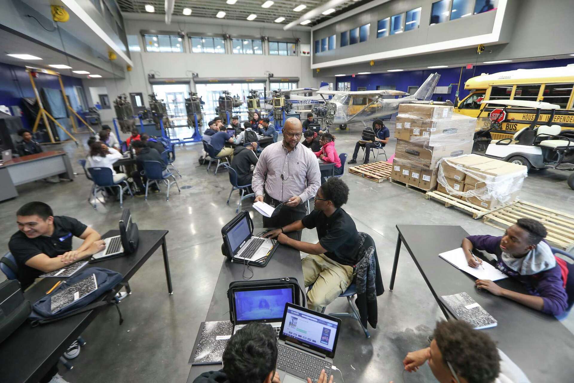 College application process: Deadlines and dates students should know