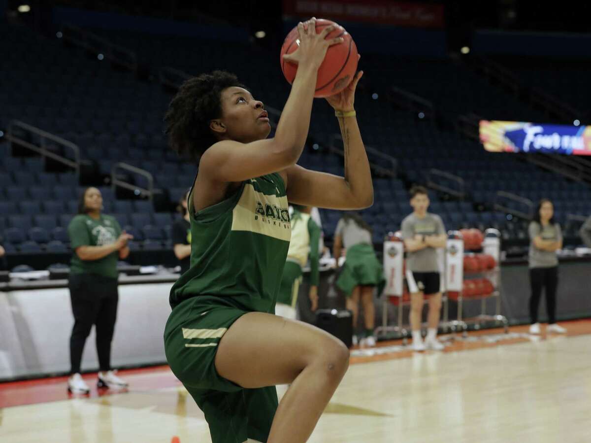 East Central grad NaLyssa Smith gives Final Four-bound Baylor a boost