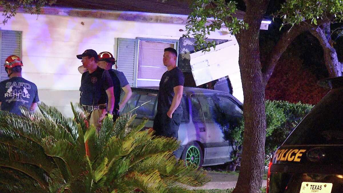 Sapd Driver Flees After Crashing Into South Side Home While Speeding