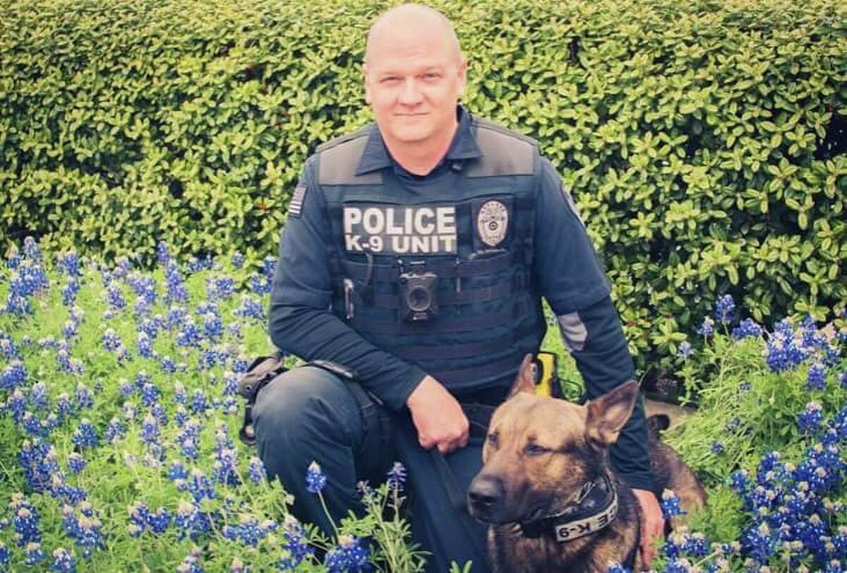 Back The Bluebonnets Challenge shows Texas cops hilariously frolicking ...