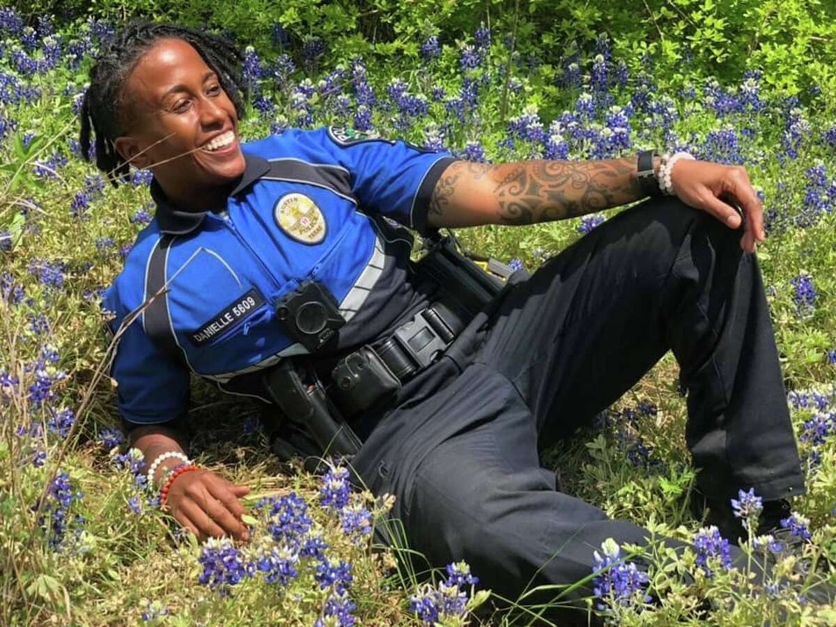Back The Bluebonnets Challenge shows Texas cops hilariously frolicking ...