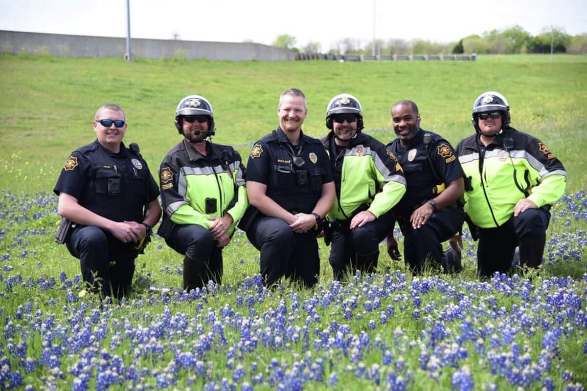 Back The Bluebonnets Challenge shows Texas cops hilariously frolicking ...
