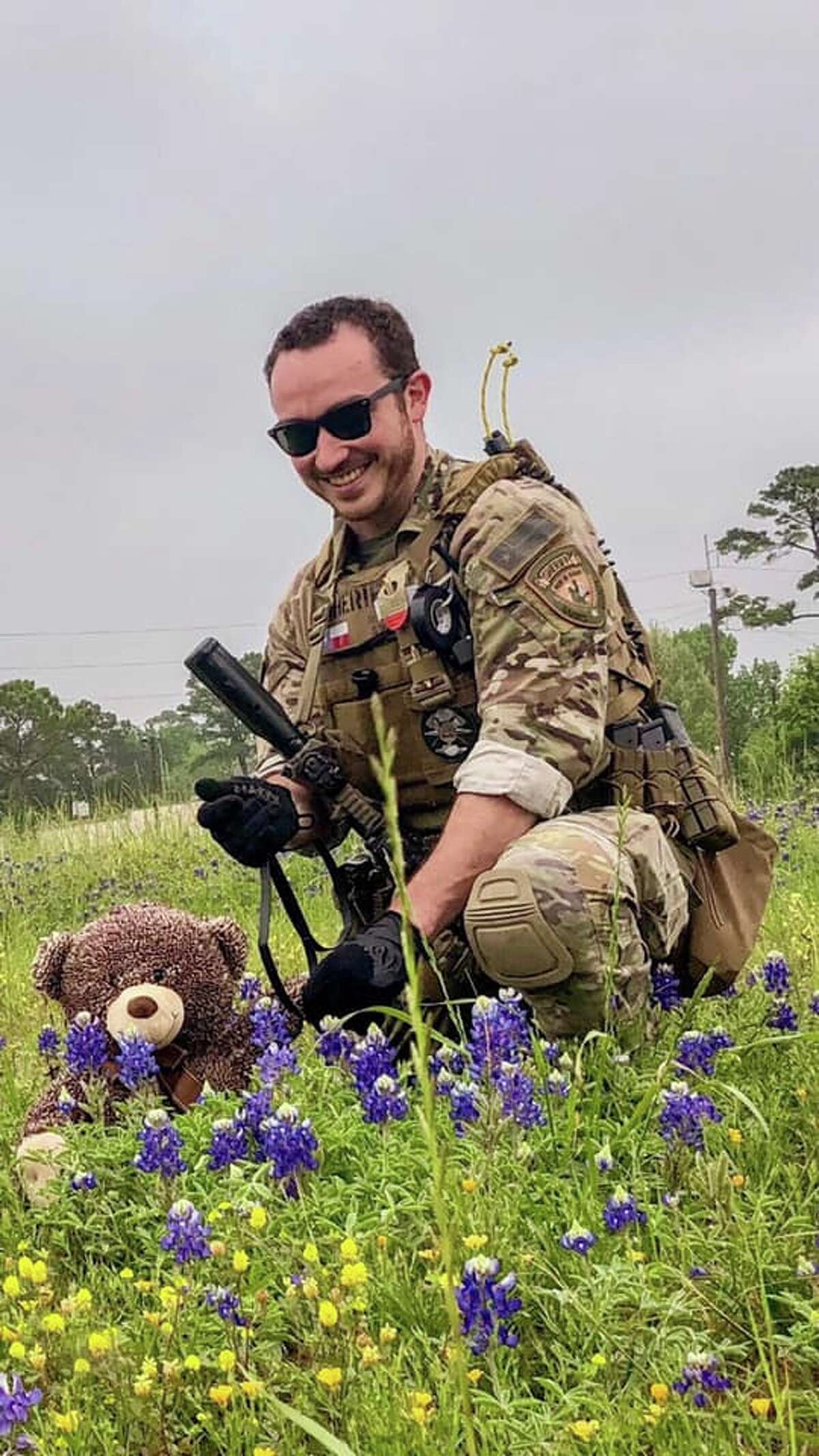 Back The Bluebonnets Challenge shows Texas cops hilariously frolicking ...