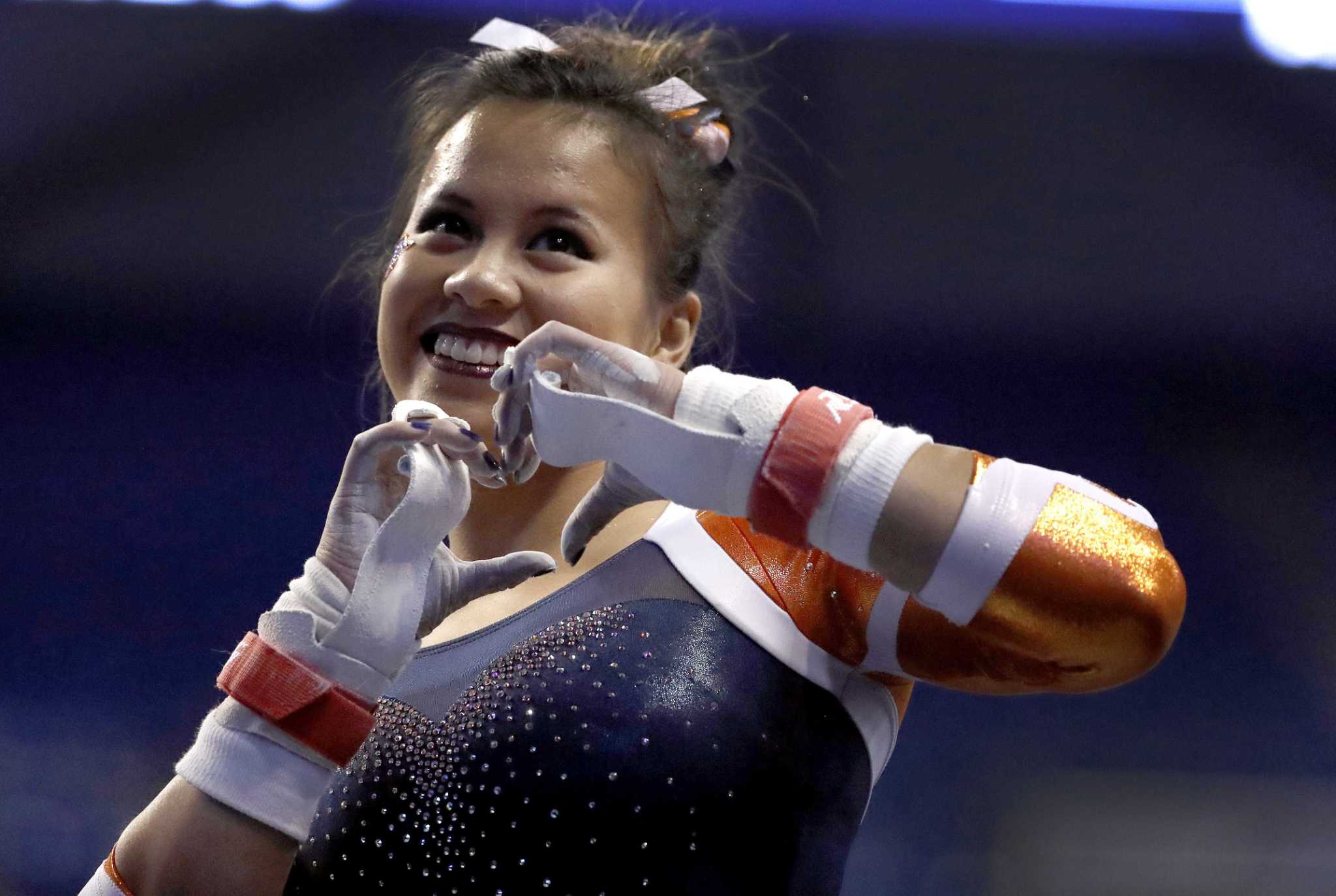 College gymnast breaks both legs during floor routine