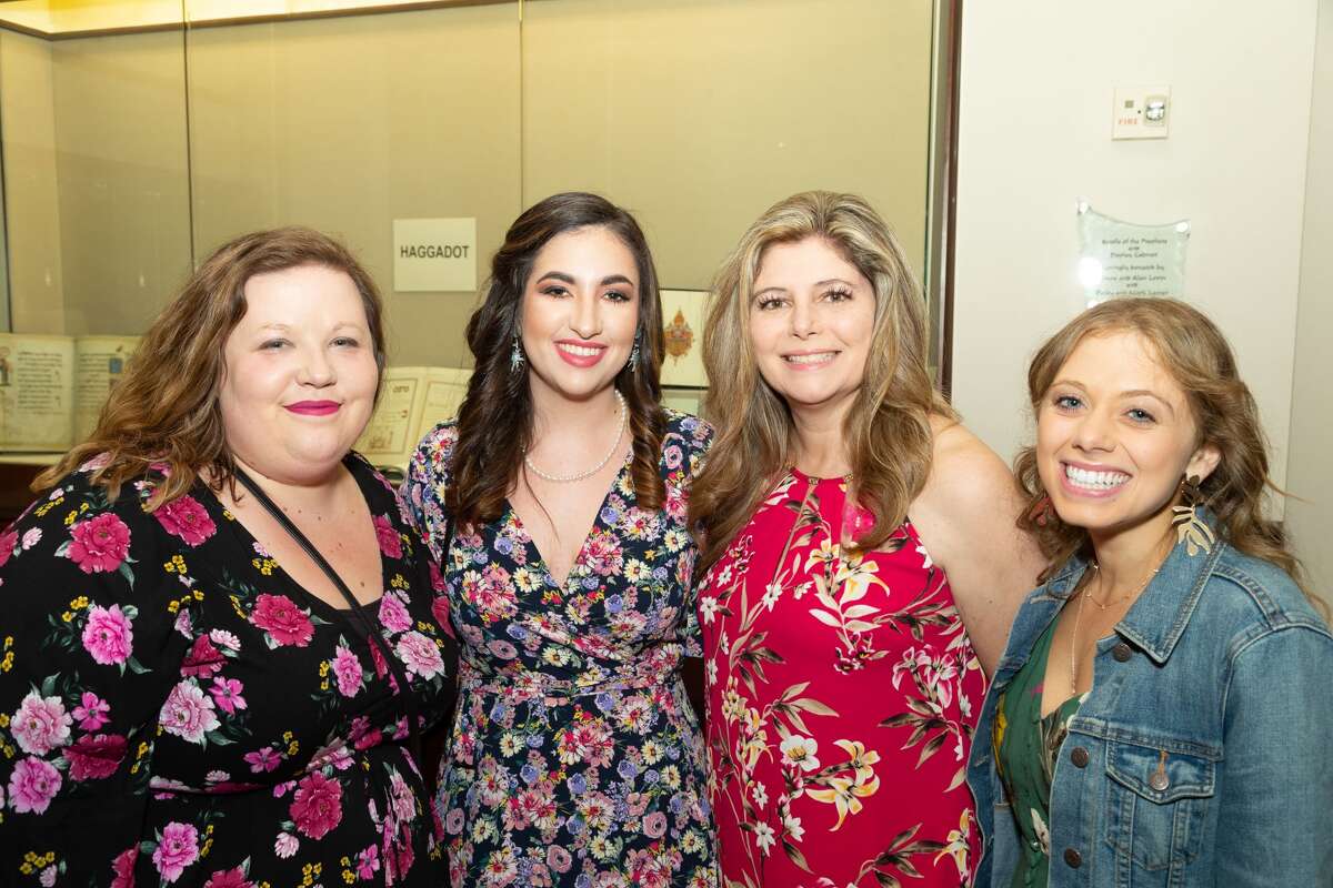 Beth Yeshurun Day School celebrates 70 anniversary with record setting gala