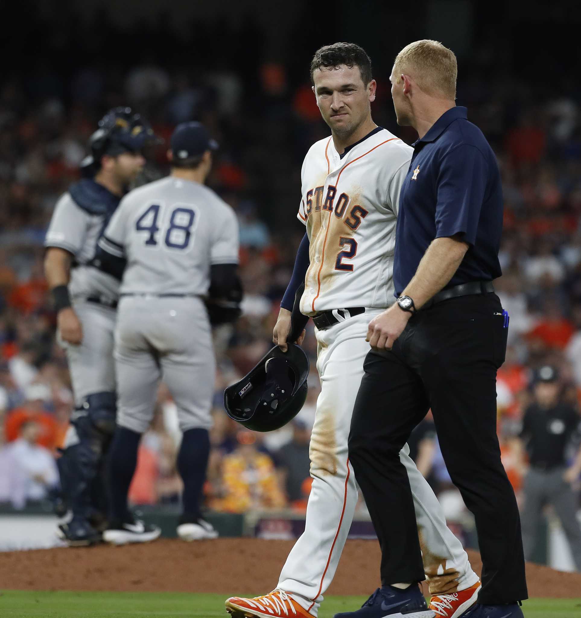Astros' Alex Bregman leaves game with hamstring injury