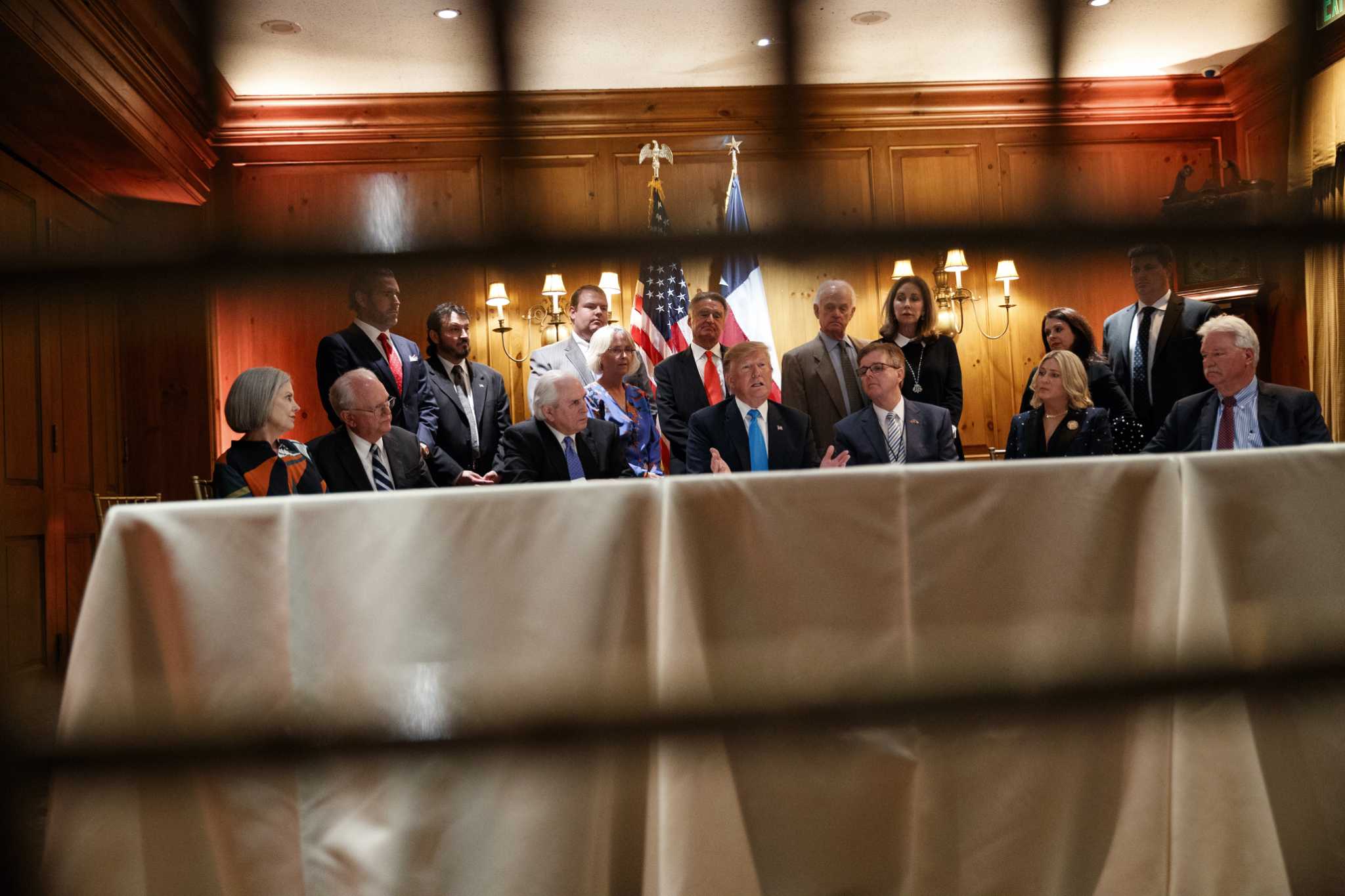 Photos show inside President Trump's closed-door fundraiser at Alamo ...