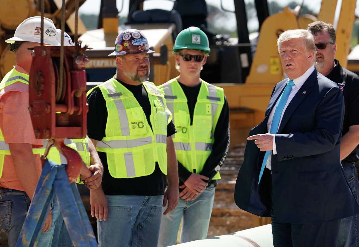 Trump signs executive orders to boost energy industry