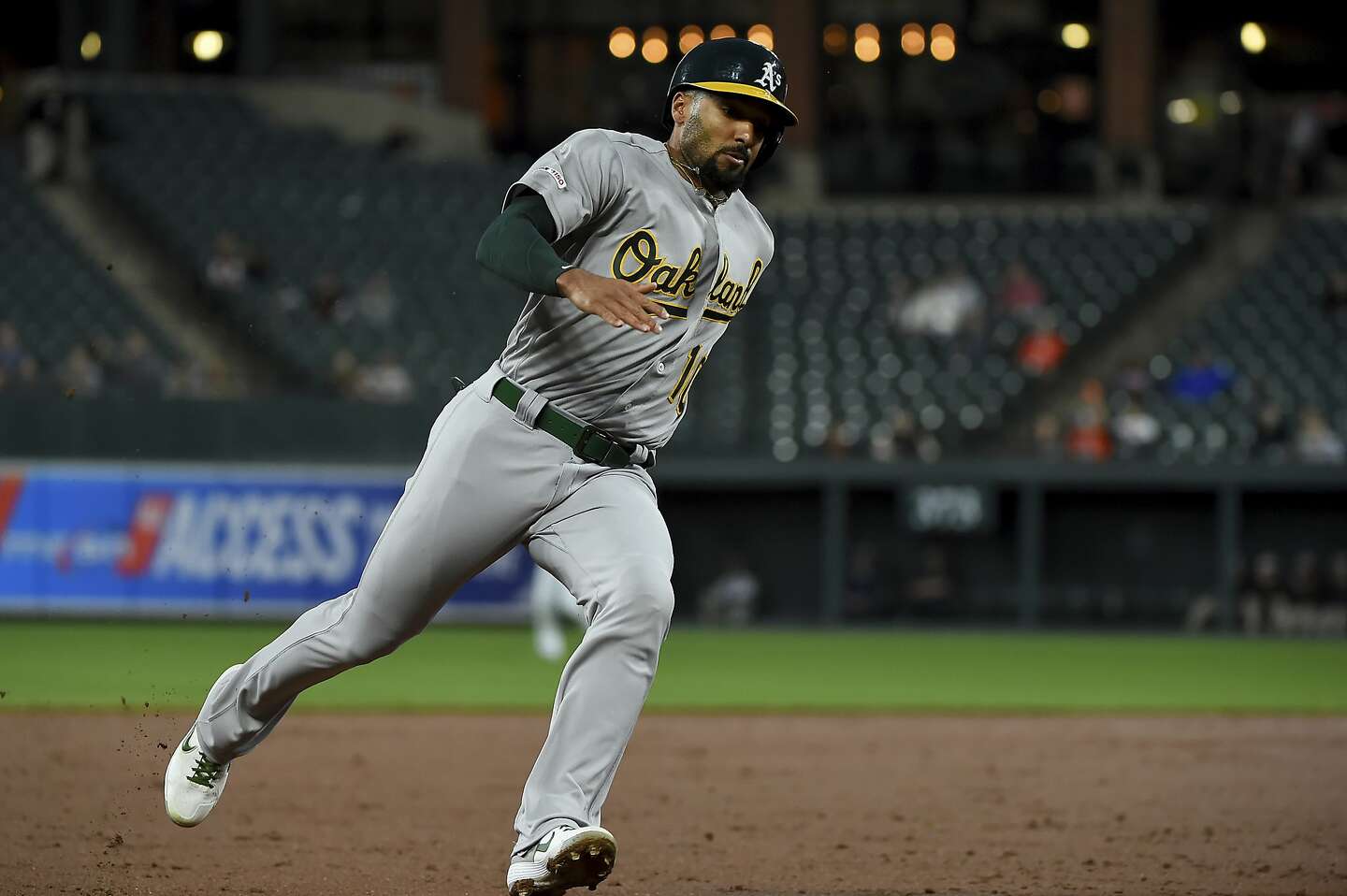 A’s Khris Davis bashes two homers, reaching 200 for career, in win