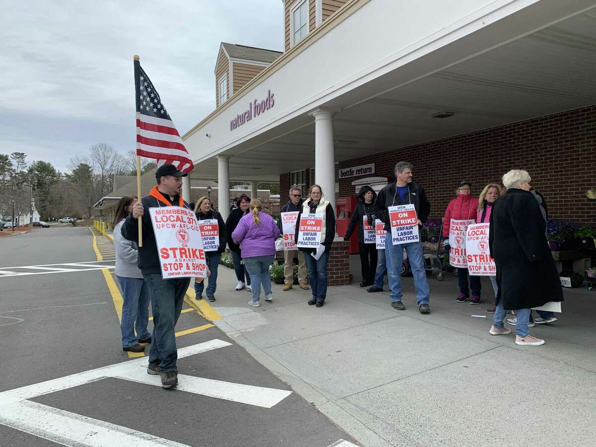 Stop & Shop workers go on strike in CT