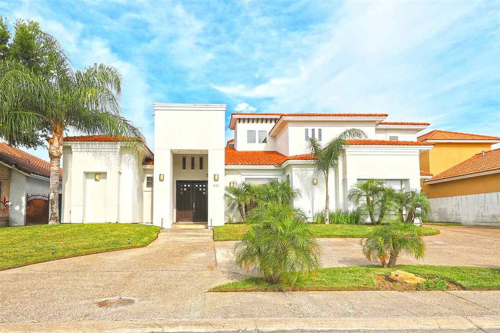 Photos: Peek inside 'luxurious' Laredo home that just hit the market ...