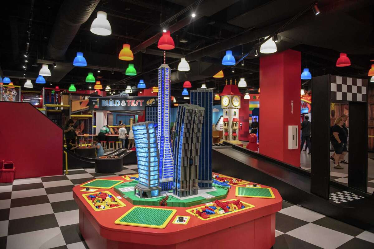 Viva brick fiesta! Legoland Discovery Center San Antonio opens to the ...