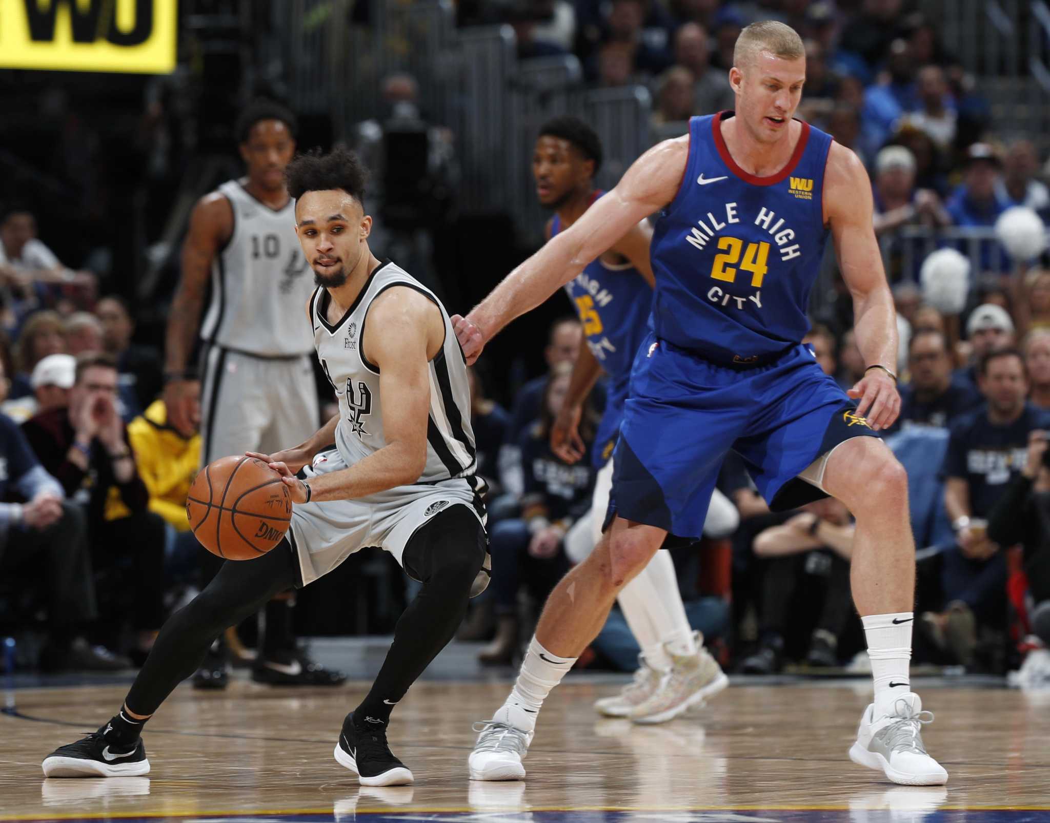 White, Spurs steal Game 1 from Nuggets