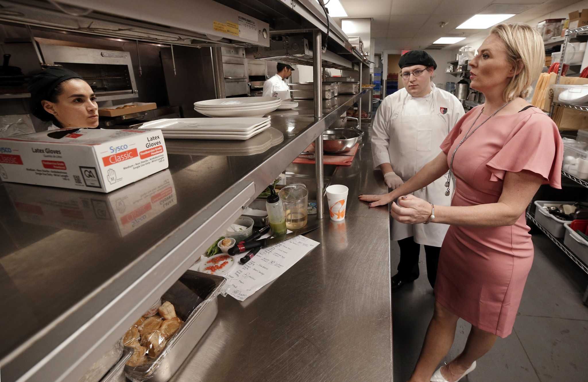 Novice chefs battle in kitchen for menu spot