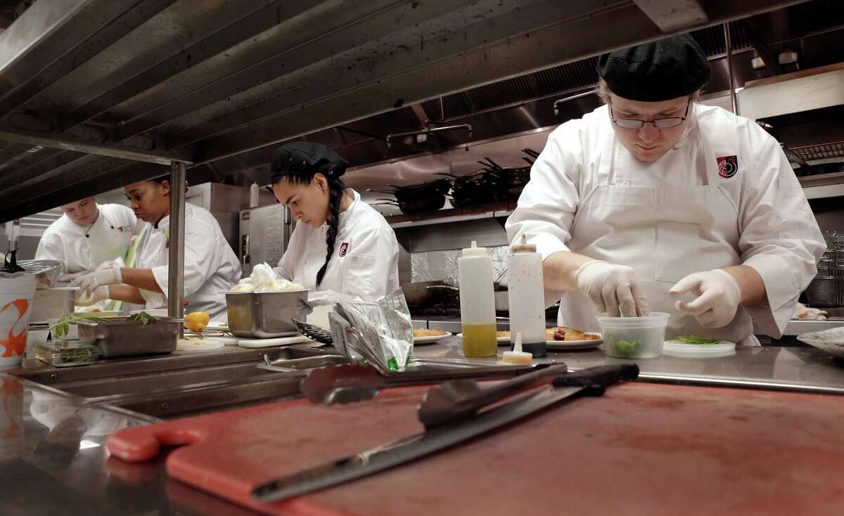 Novice chefs battle in kitchen for menu spot