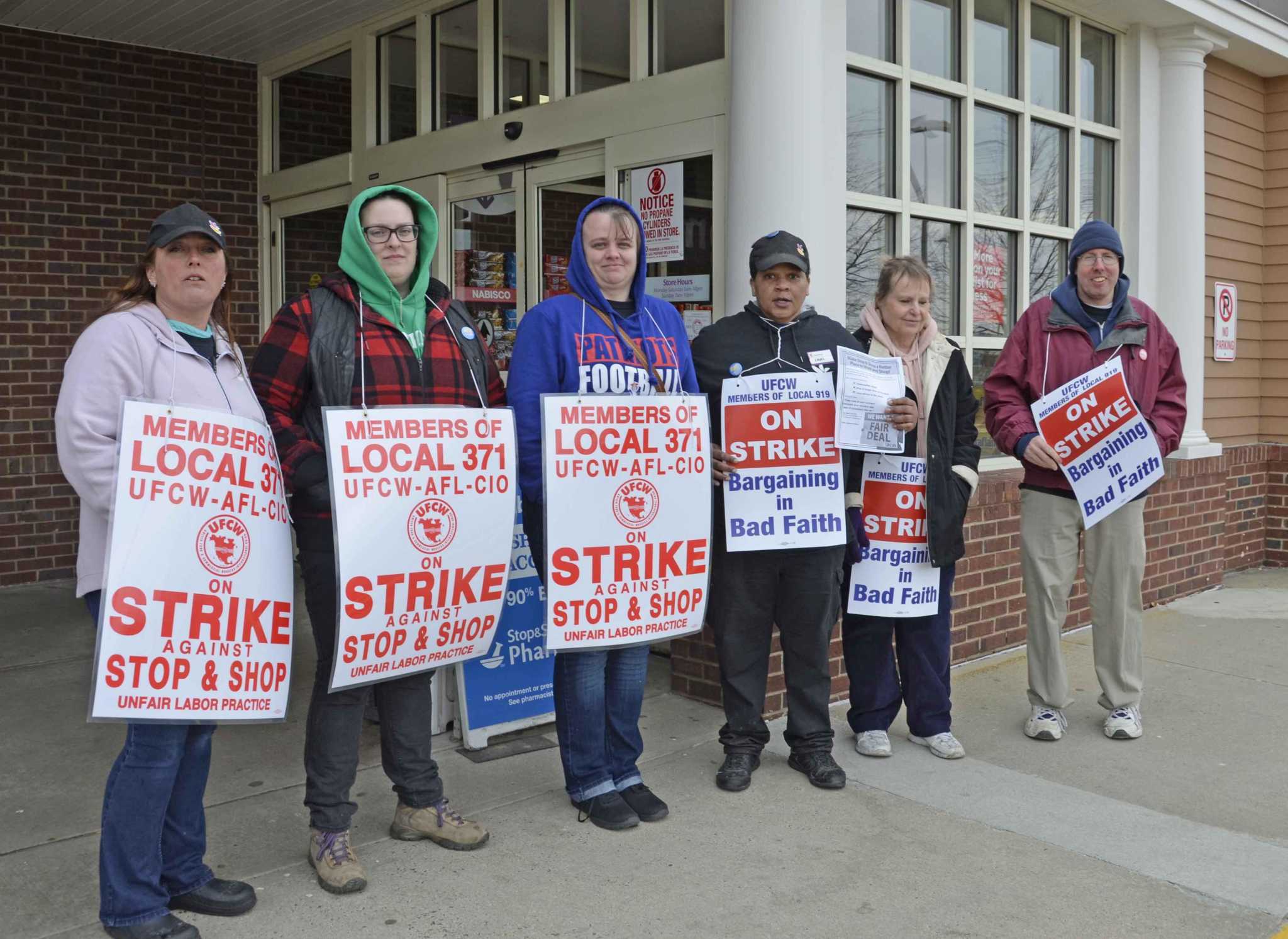 Stop & Shop workers’ strike enters fifth day