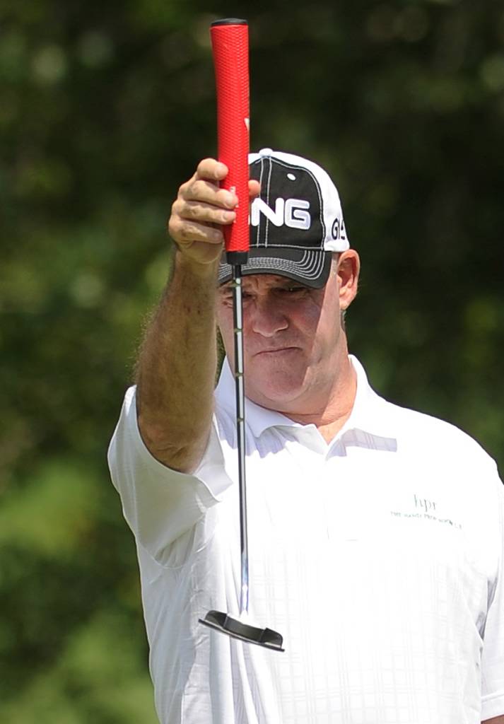 Gallo grabs lead at Connecticut Open