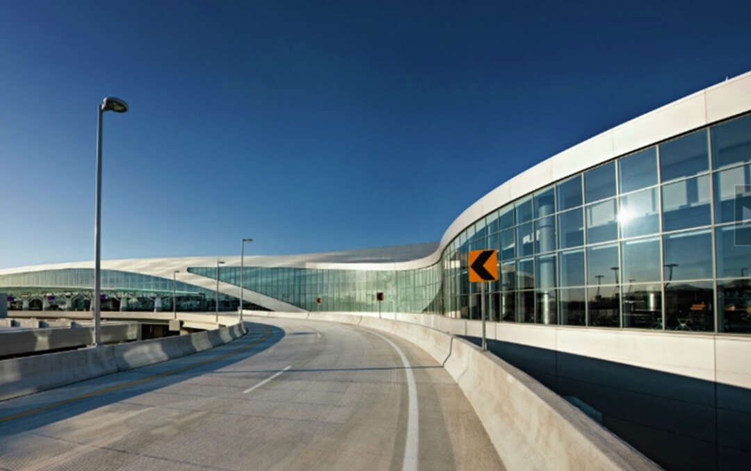 Airports: New SFO garage, long Customs waits at ATL + LAX, CLEAR, Las Vegas
