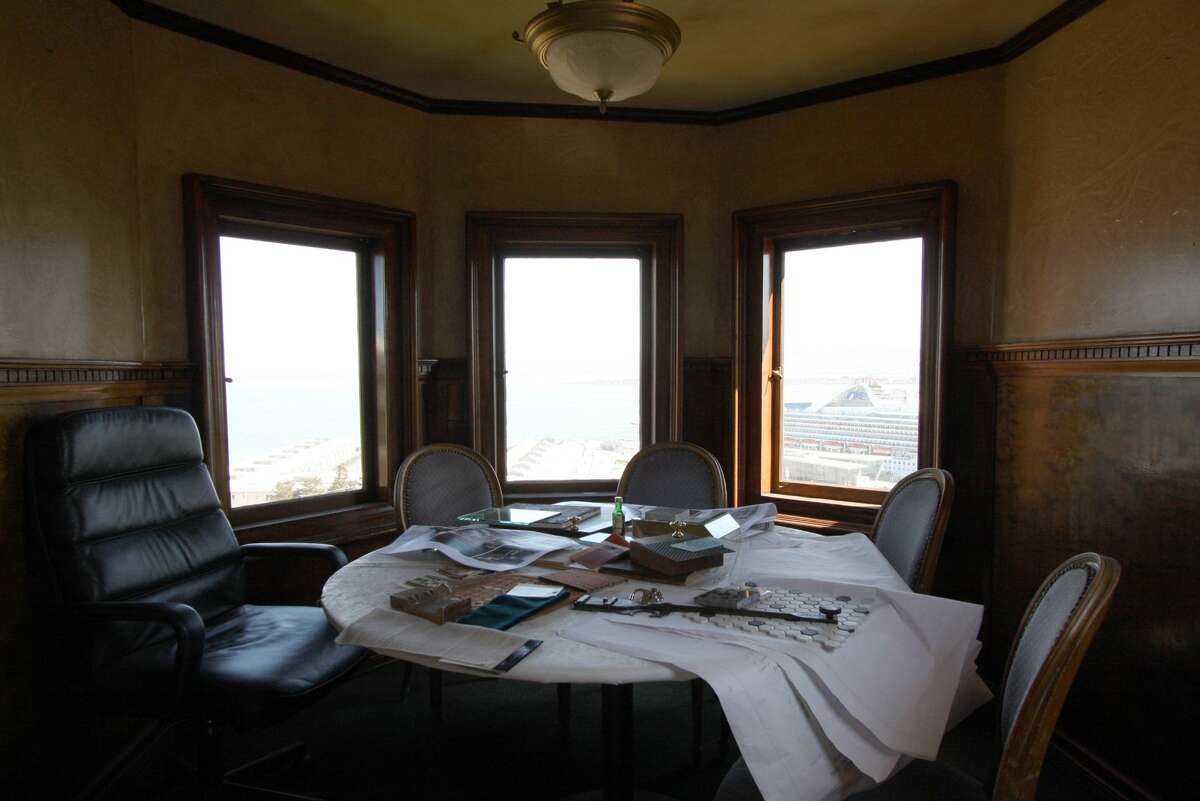 Here's what Julius' Castle looks like 12 years after its closure — and ...