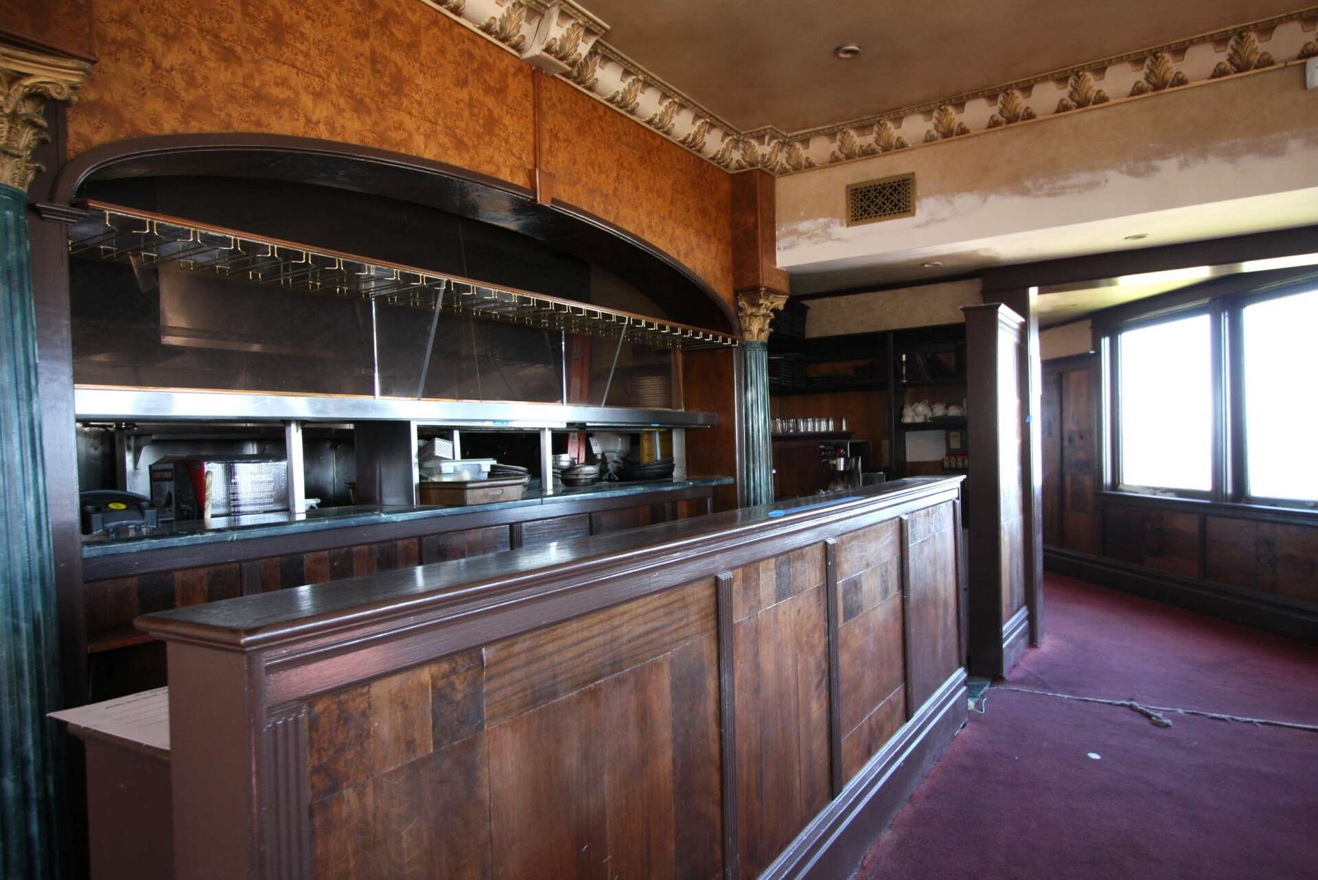 Here's what Julius' Castle looks like 12 years after its closure — and ...