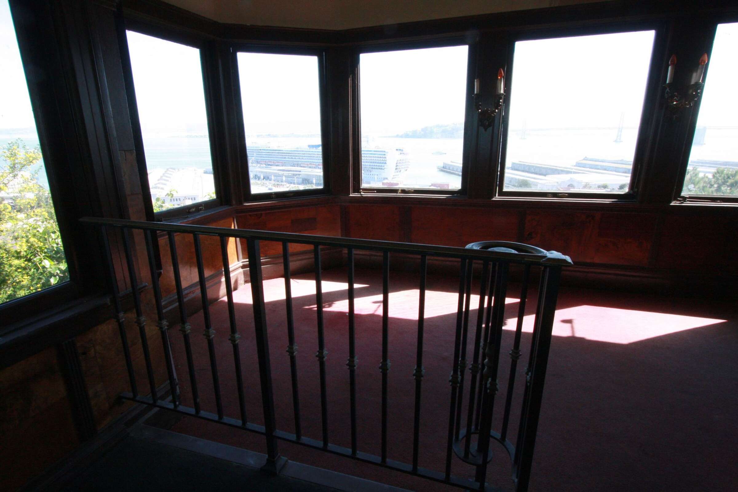 Here's what Julius' Castle looks like 12 years after its closure — and ...